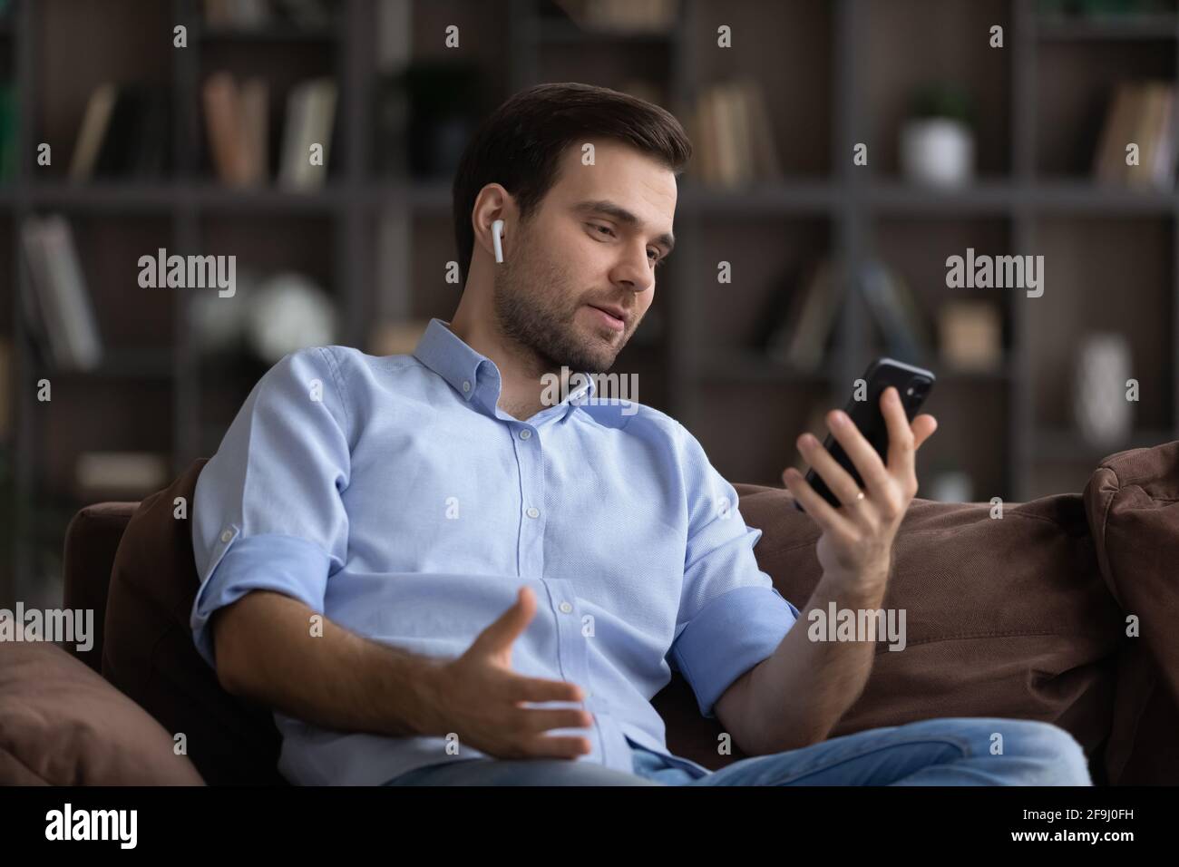 Man call on cellphone hi-res stock photography and images - Alamy