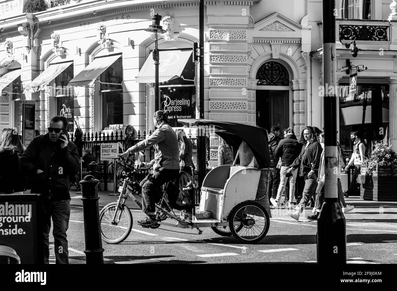 Covent garden after lockdown london hi-res stock photography and images ...