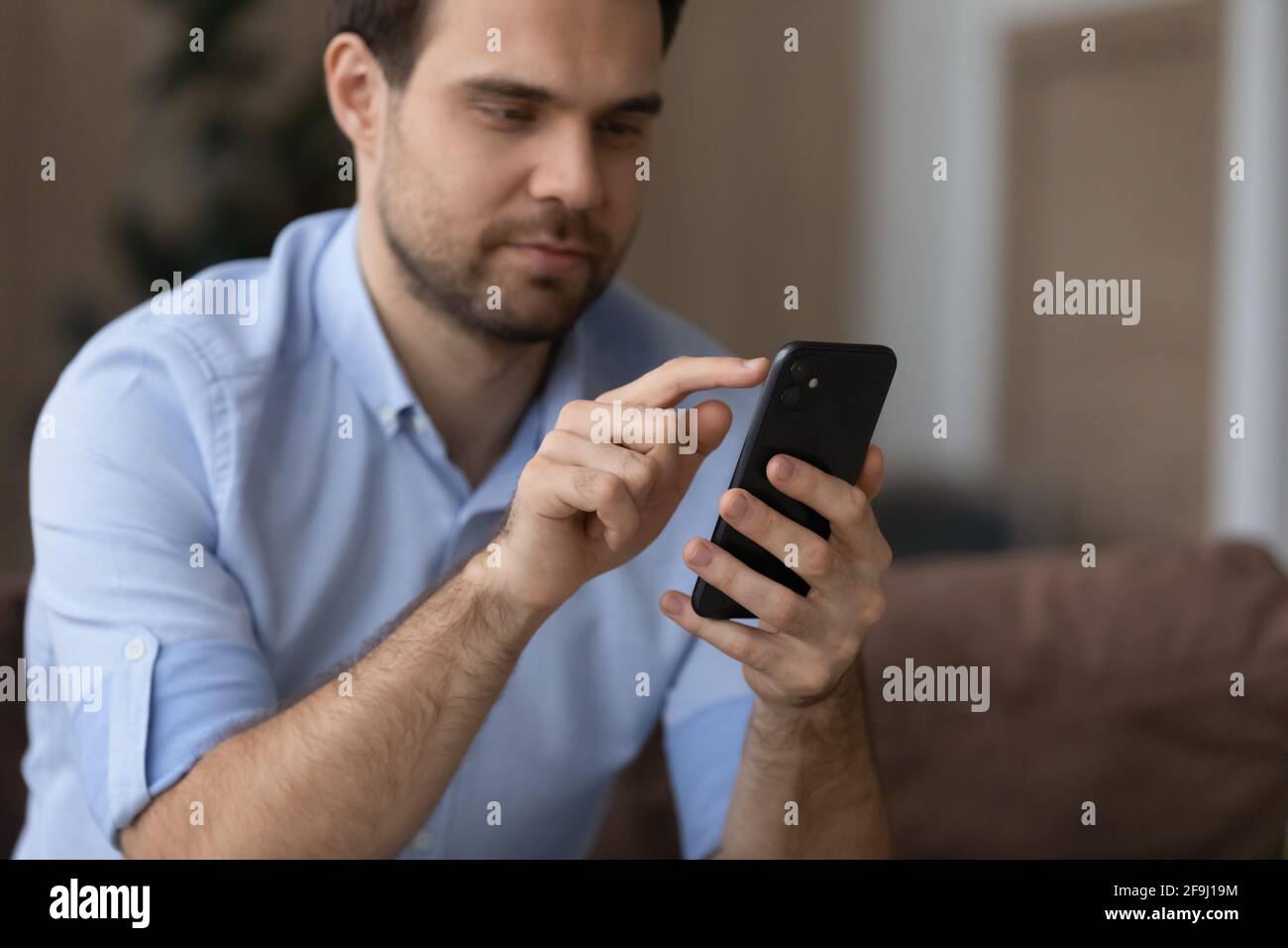 Modern cellphone hi-res stock photography and images - Alamy