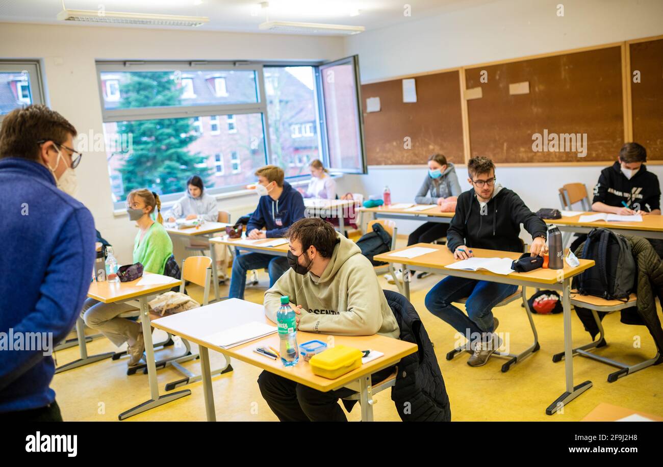 Abitur 2021 hi-res stock photography and images - Alamy