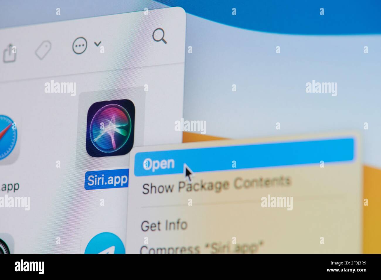 Siri logo hi-res stock photography and images - Alamy