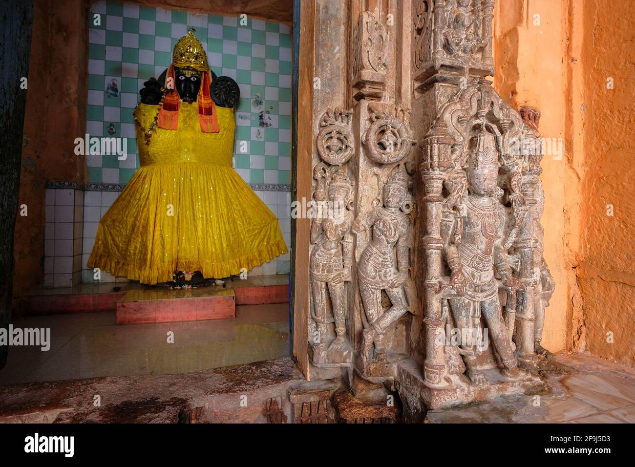 Detail of the Shri Omkar Mandhata located on the island of Mandhata in ...