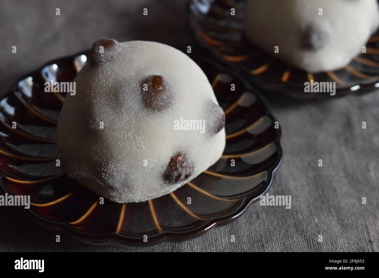 Mame-daifuku (Round rice cake with beans, Japanese confection Stock ...