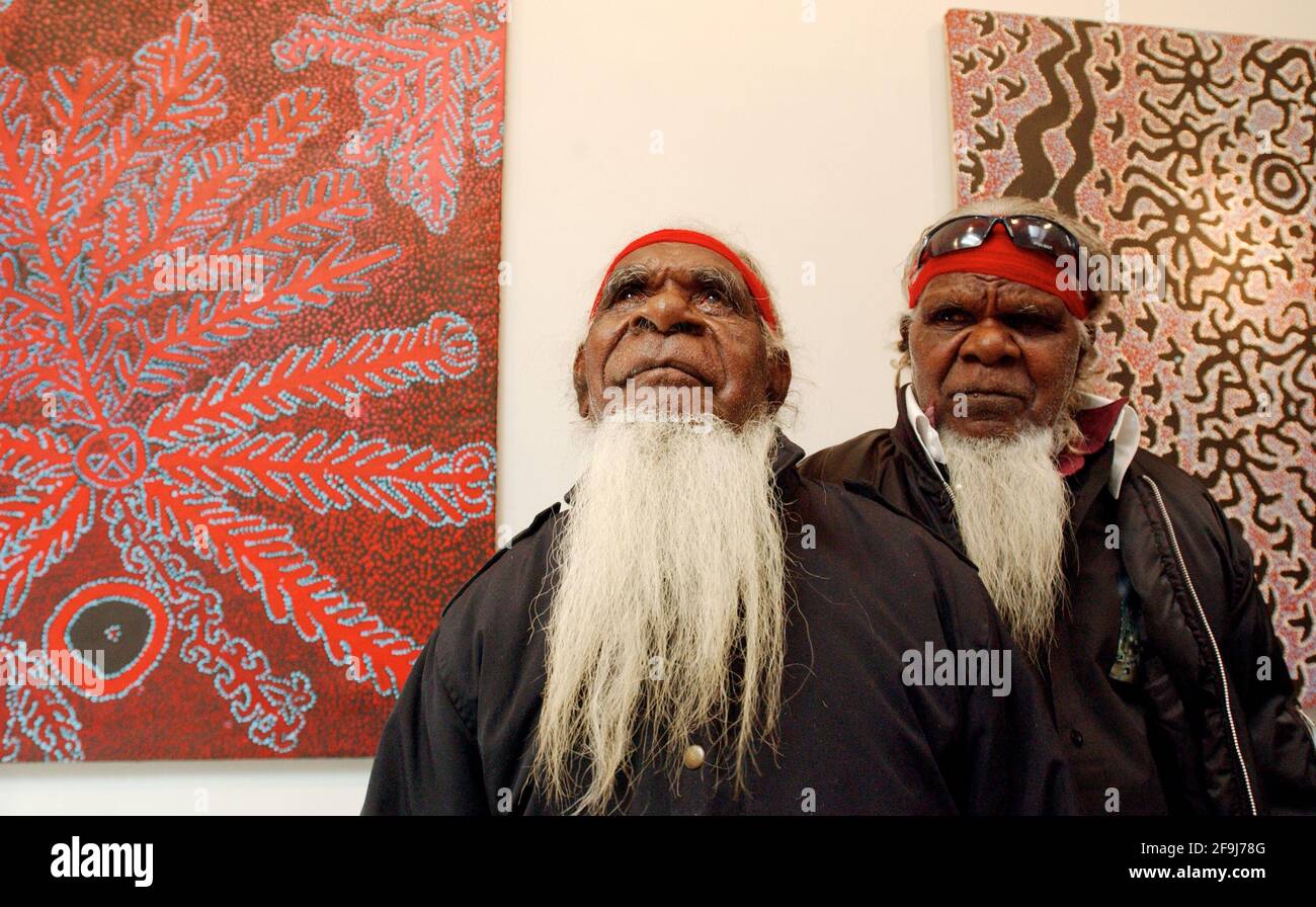 L-R SIMON HOGAN AND ROY UNDERWOOD OF THE SINIFEX PEOPLE IN AUSTRALIA IN ...