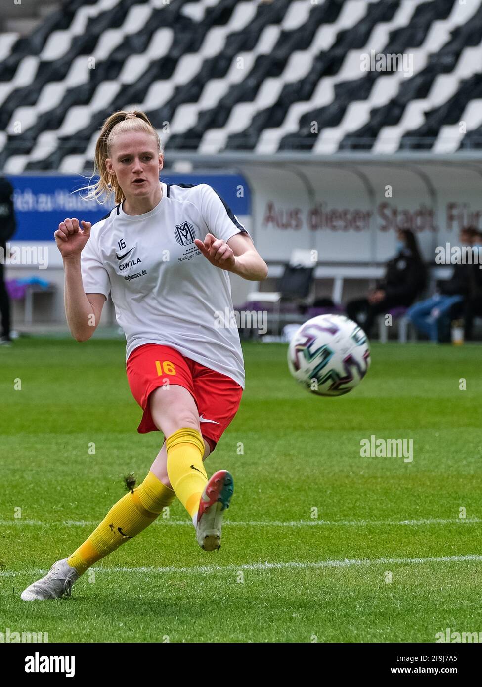 Sarah essen hi-res stock photography and images - Alamy