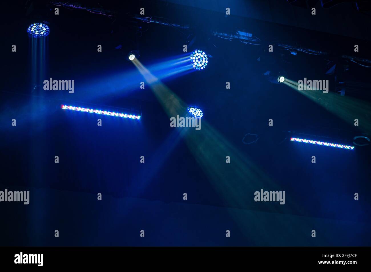 Lighting effect in dark hi-res stock photography and images - Alamy