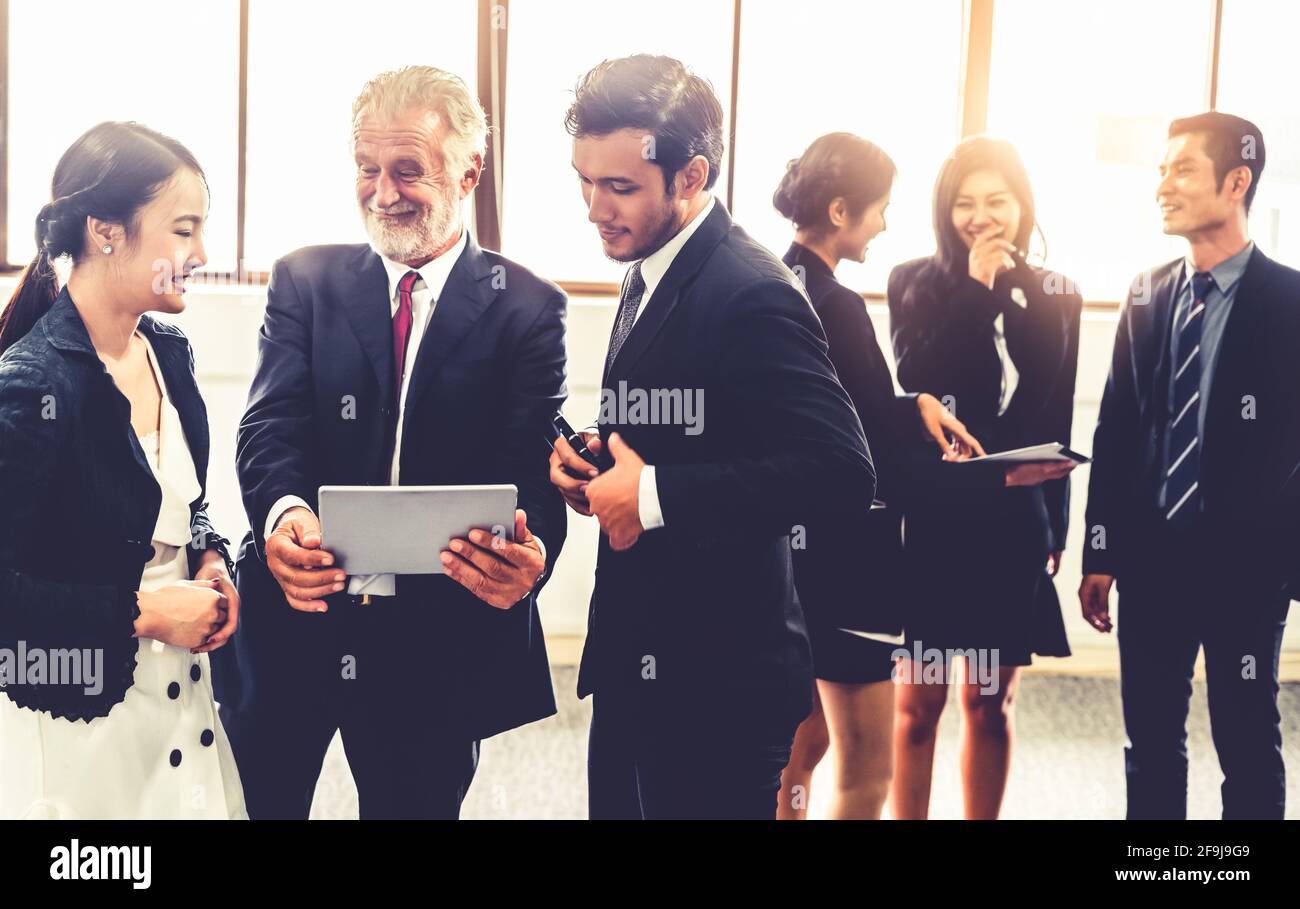 Multicultural company hi-res stock photography and images - Alamy