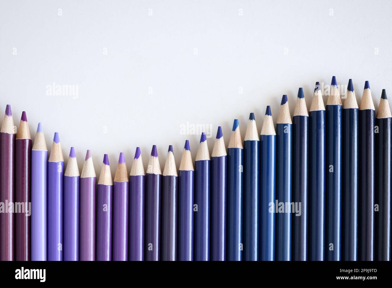Different shades of blue pencils hi-res stock photography and images ...