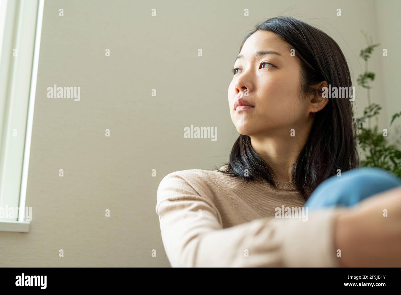 Thinking japan hi-res stock photography and images - Alamy