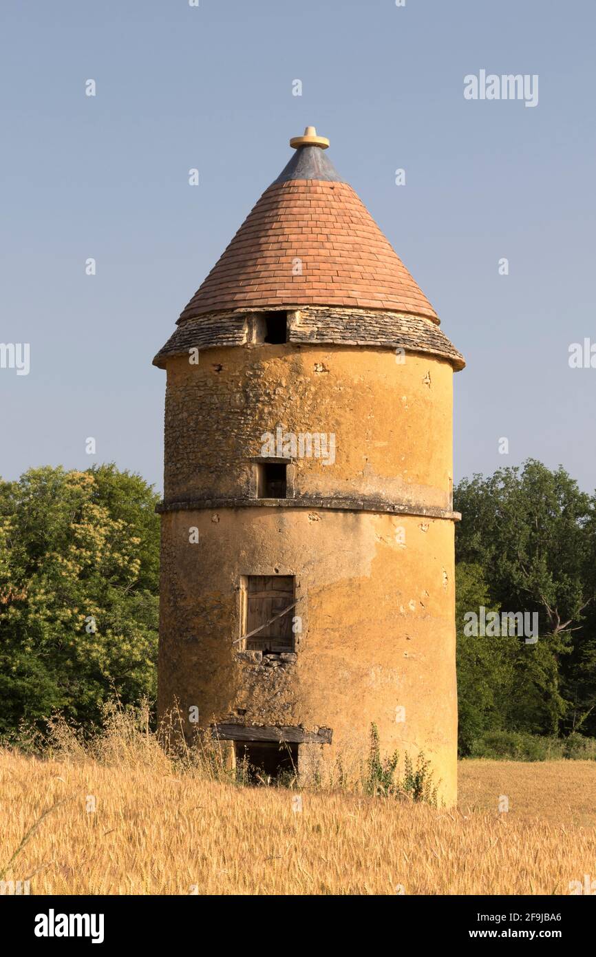 Pigeonnier pigeonnier hi-res stock photography and images - Alamy