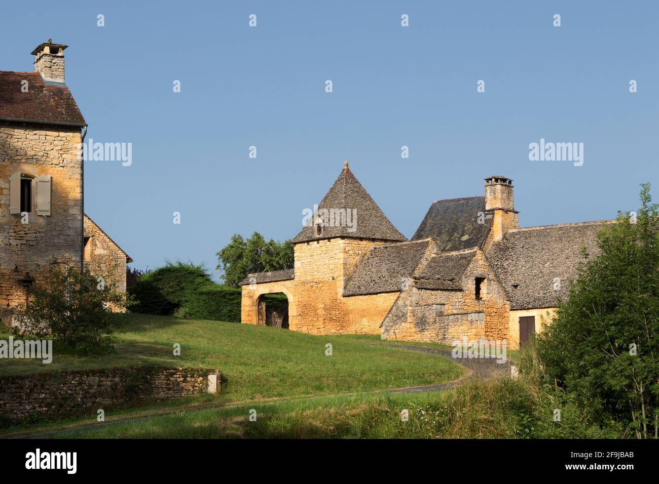 La lauze hi-res stock photography and images - Alamy