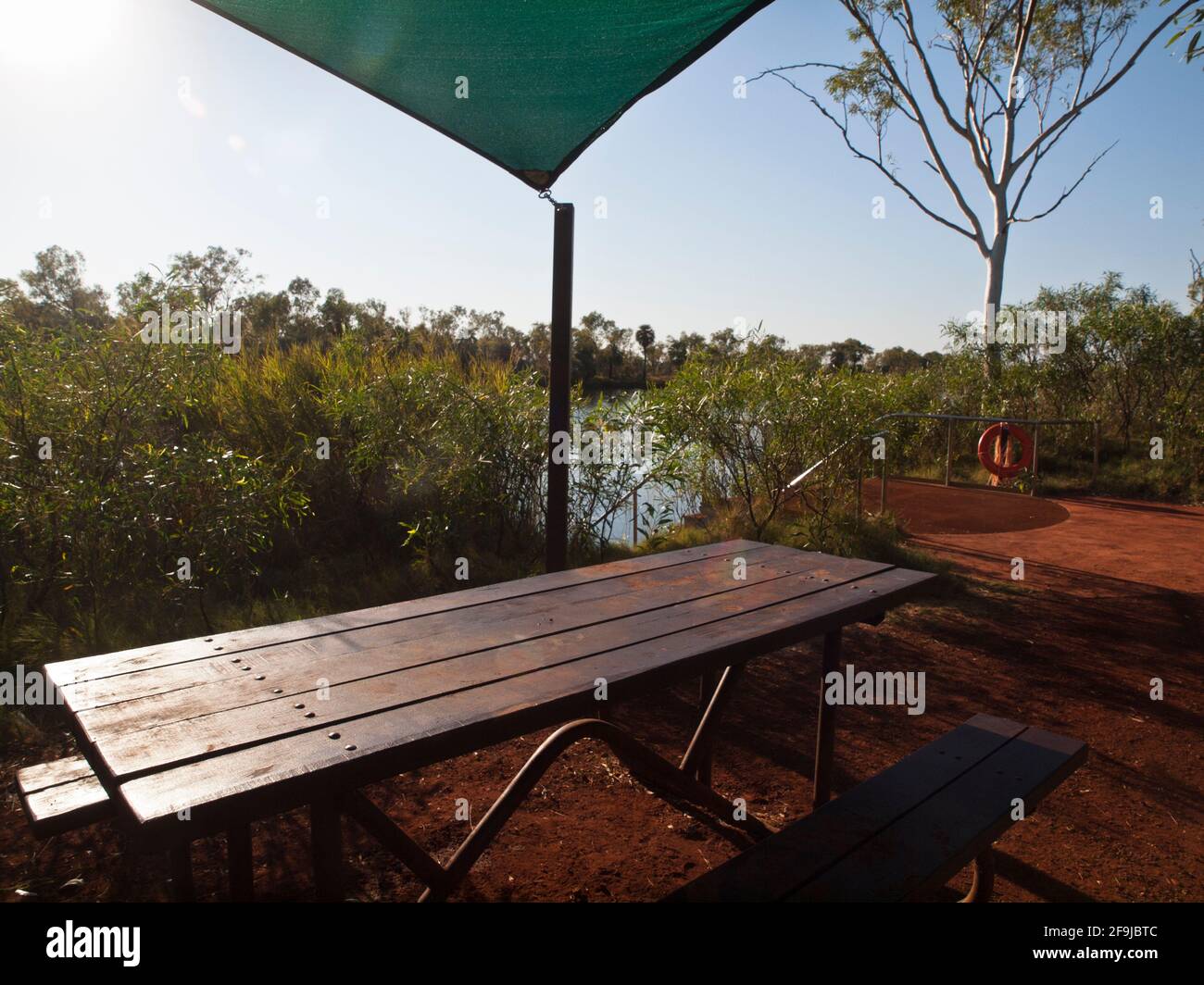 Picnic table, Deep Reach (Nhanggangunha), Millstream, Western Australia ...