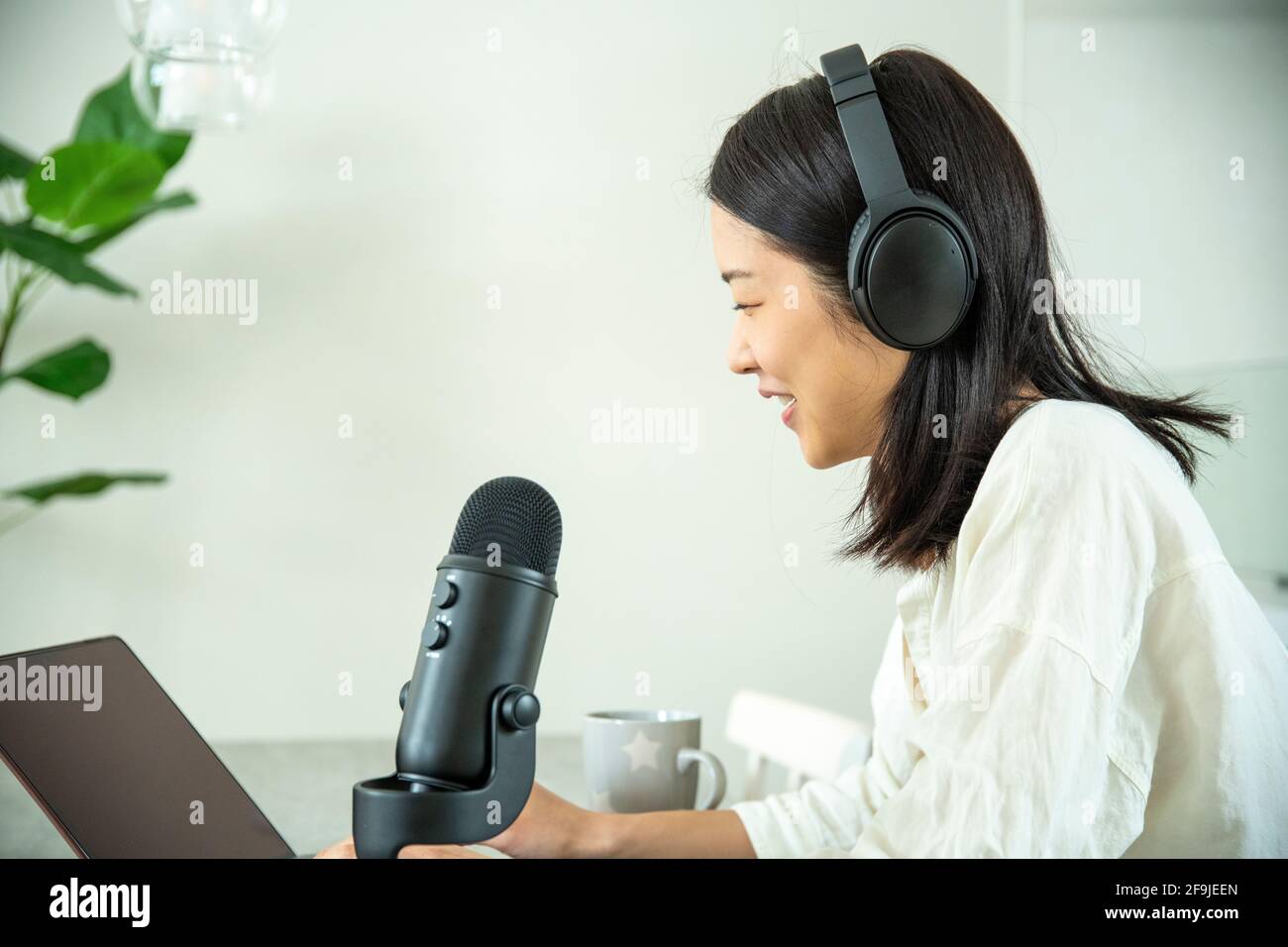 Japanese audio hi-res stock photography and images - Alamy