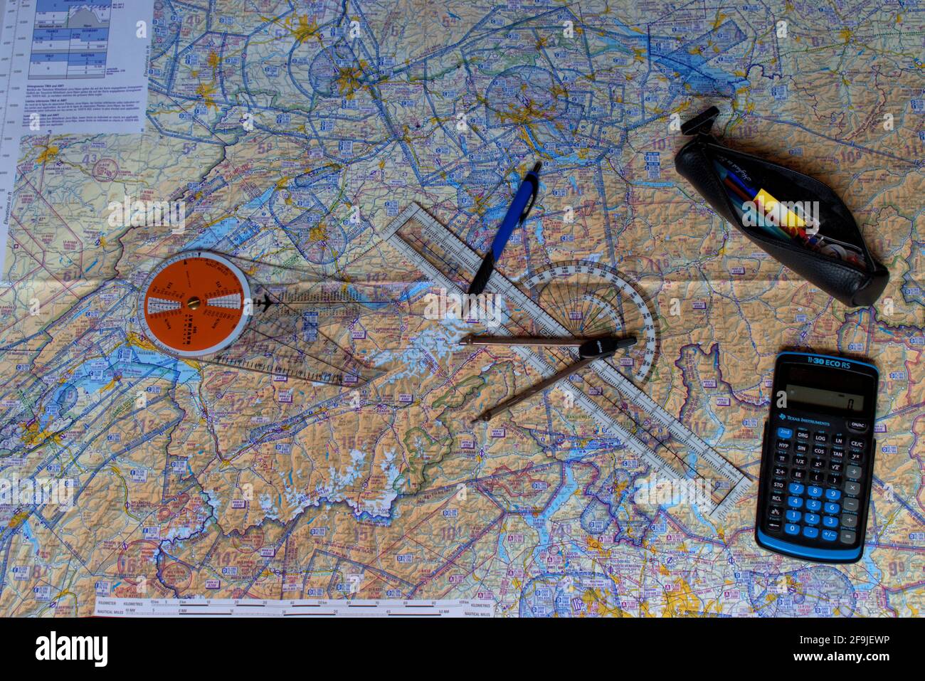 Calculate distance map hi-res stock photography and images - Alamy
