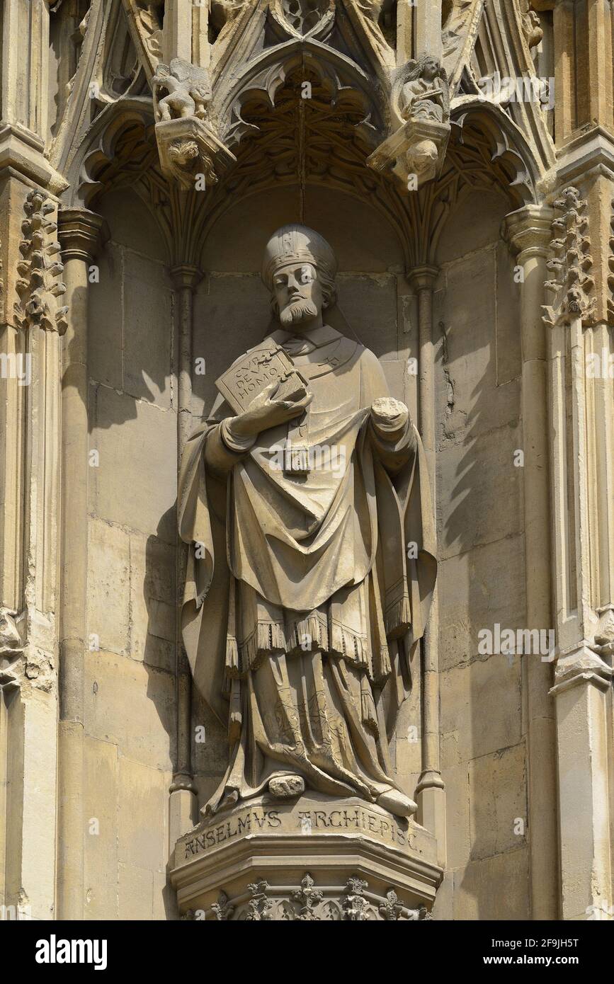 Canterbury, Kent, UK. Canterbury Cathedral: statue on the South West ...