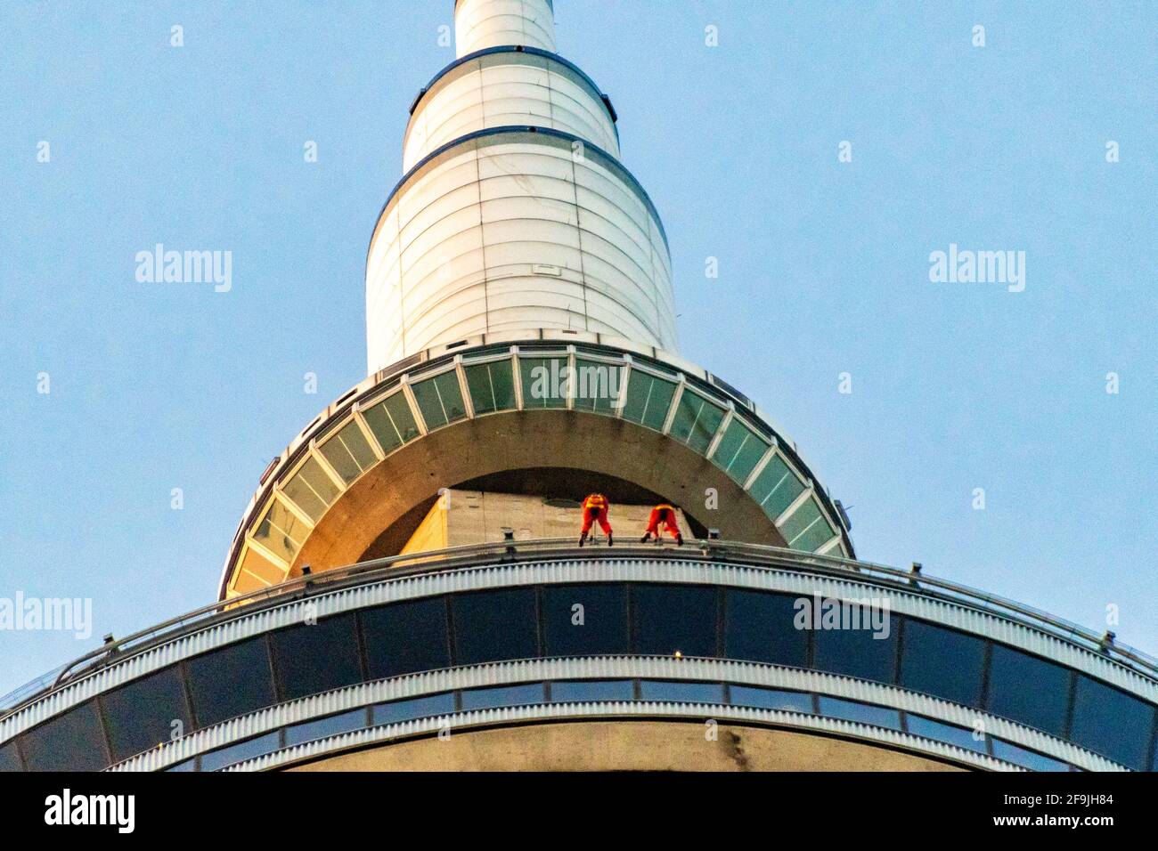 Toronto sky pod hi-res stock photography and images - Alamy