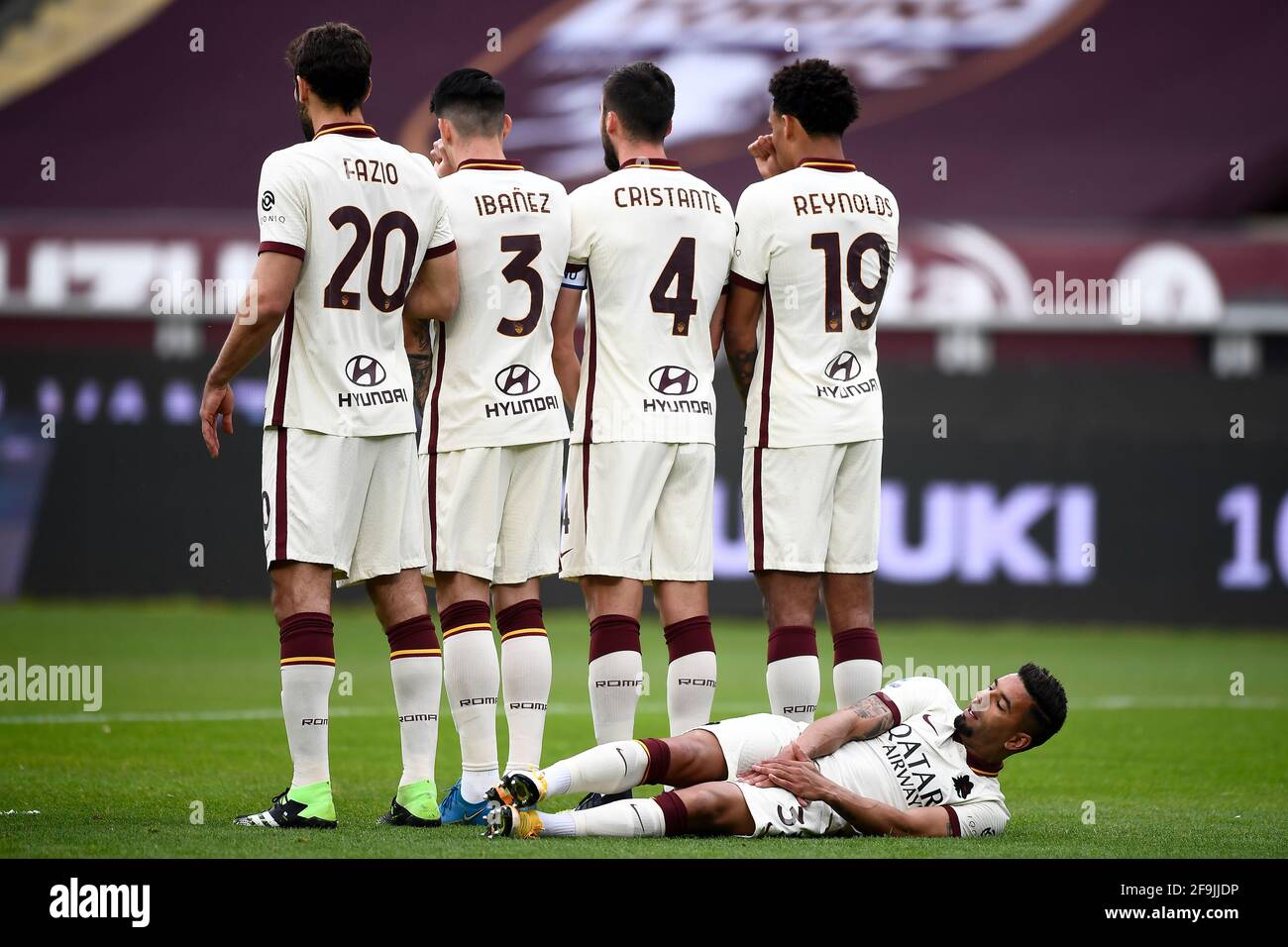 Defensive wall football hi-res stock photography and images - Alamy