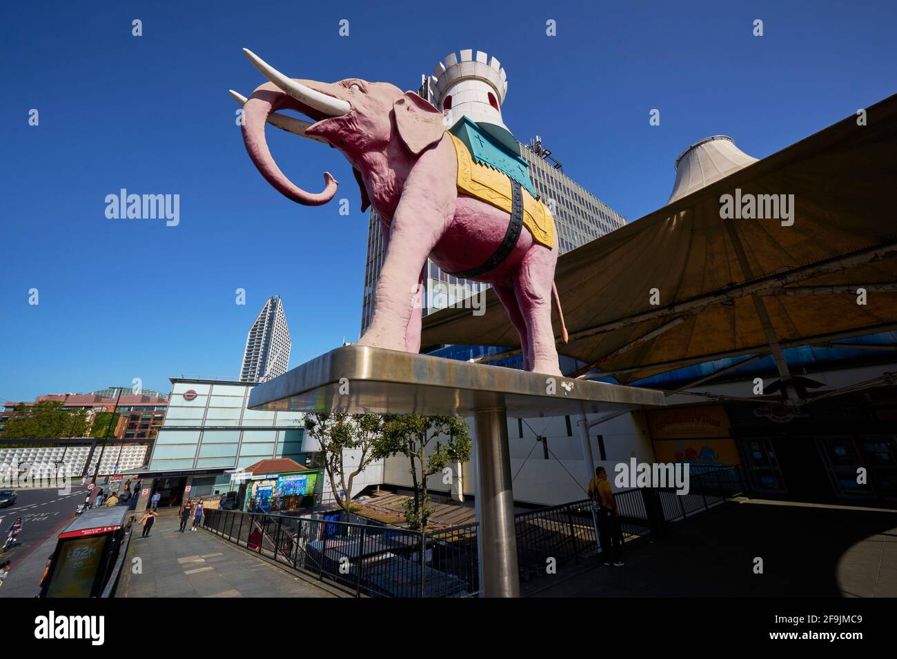 The iconic elephant statue at Elephant and Castle in South East London ...