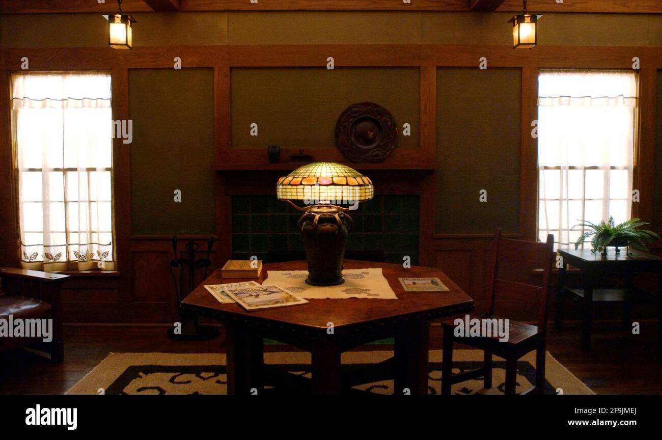 Gustav stickley house hi-res stock photography and images - Alamy