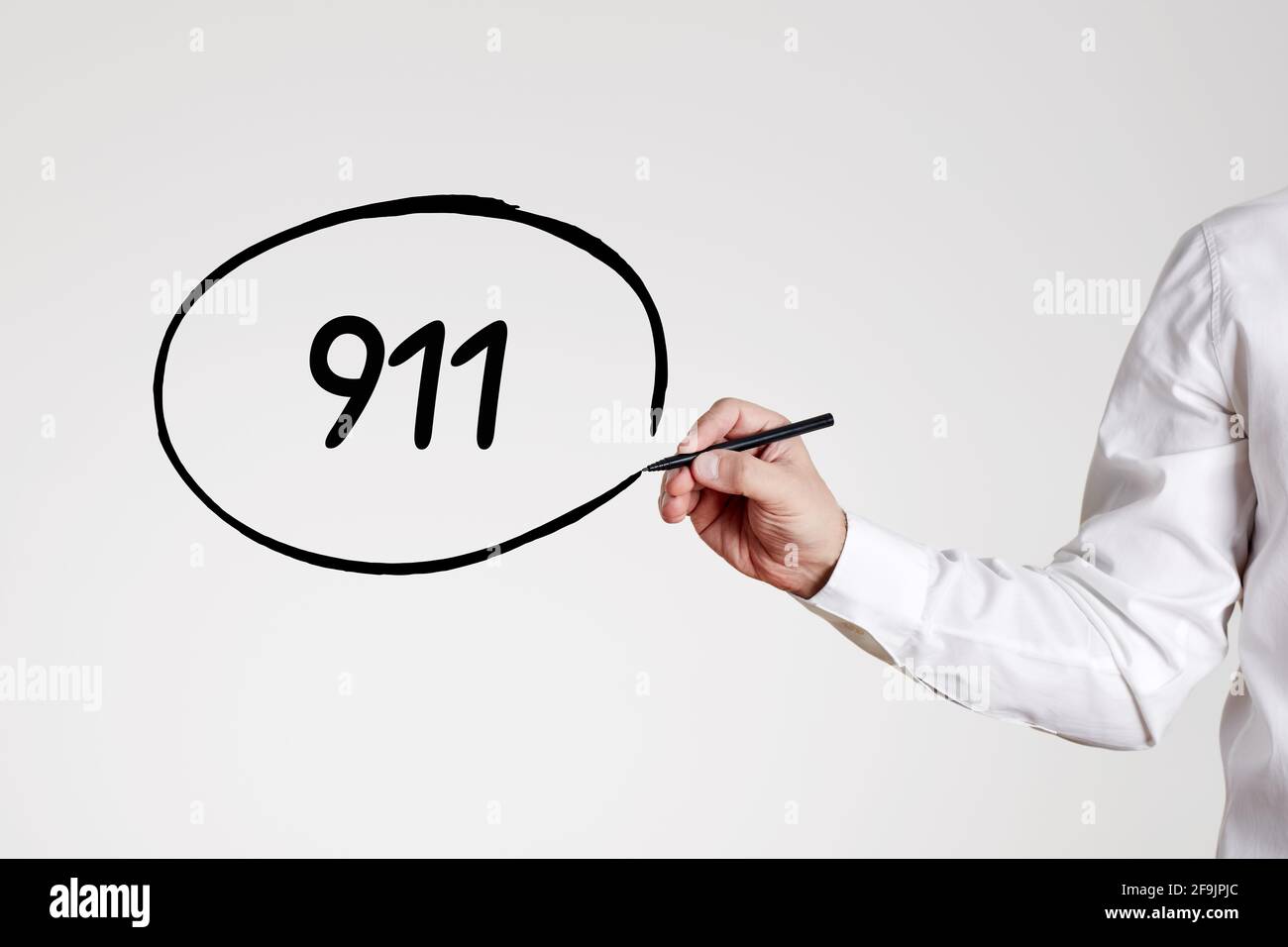 Emergency 911 calls hi-res stock photography and images - Alamy