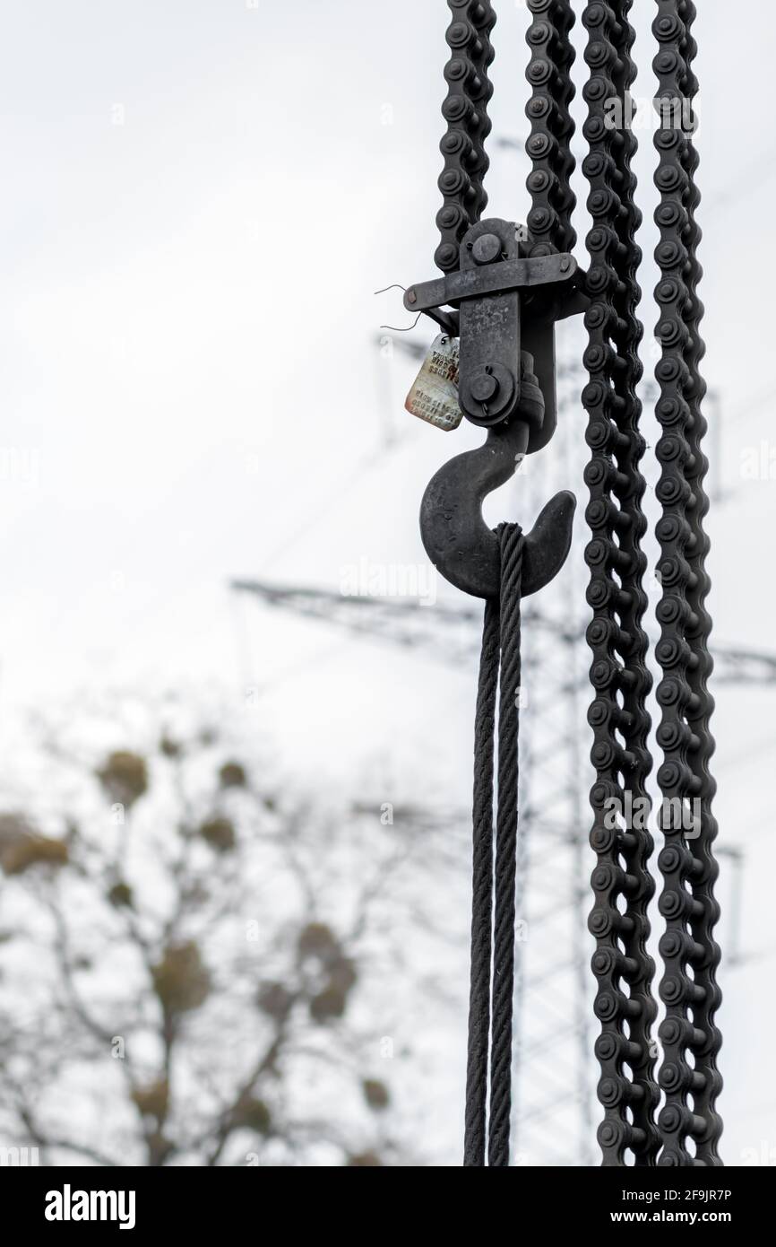 Lifting crain hi-res stock photography and images - Alamy