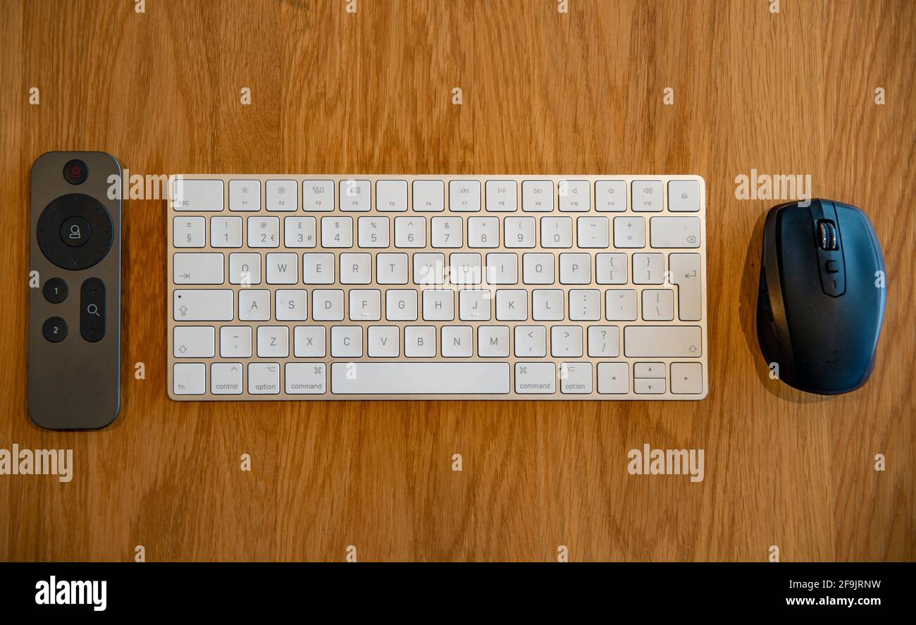 Technology board hi-res stock photography and images - Alamy