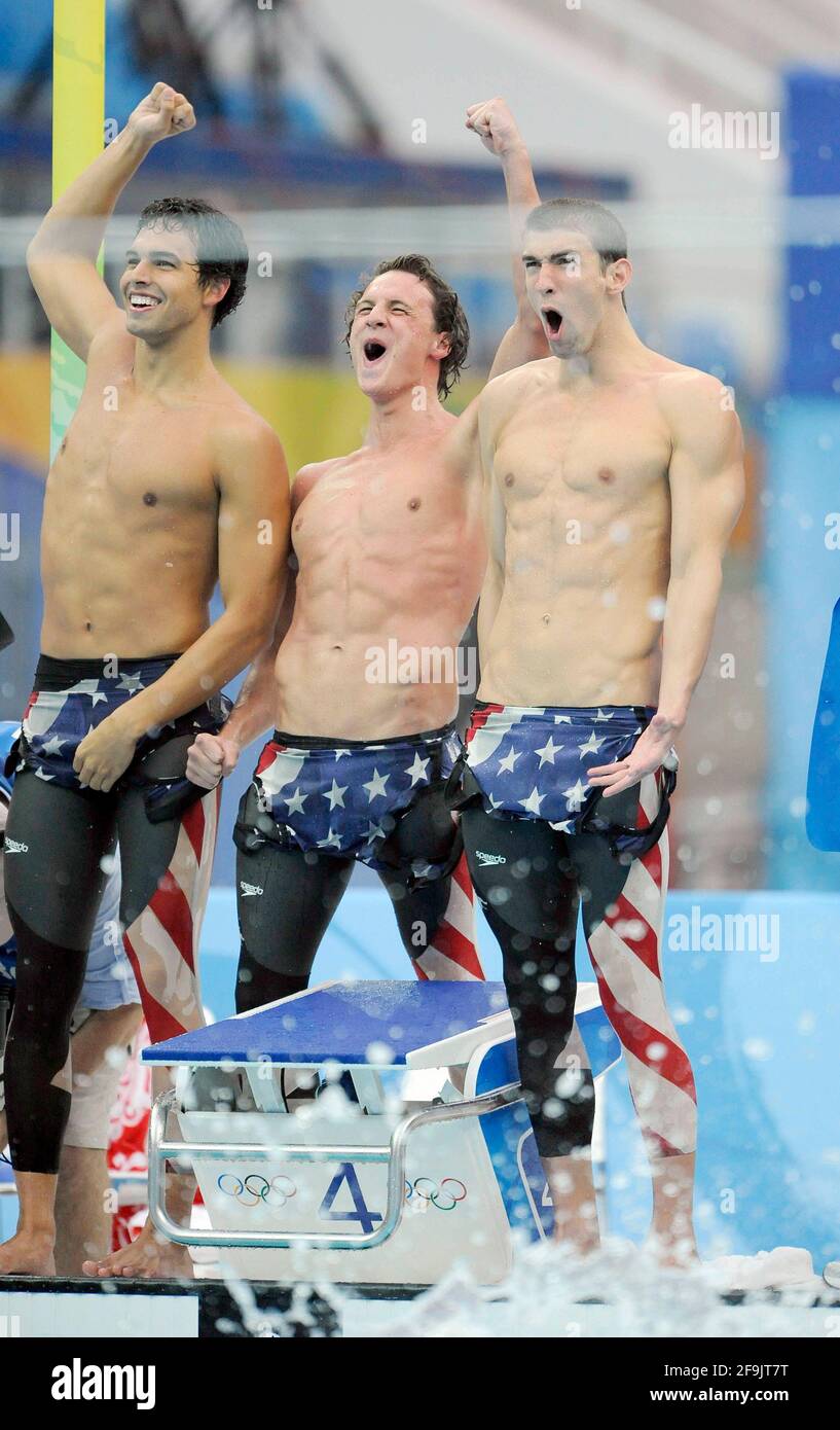 OLYMPIC GAMES BEIJING 2008. 5th DAY 13/8/08. MICHAEL PHELPS CHEARS ON ...
