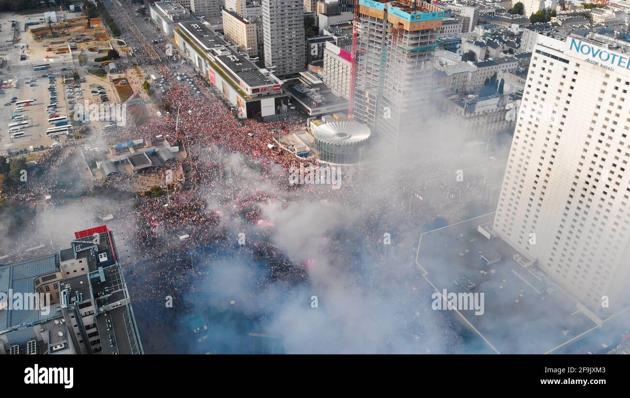 Warsaw 1944 building hi-res stock photography and images - Alamy
