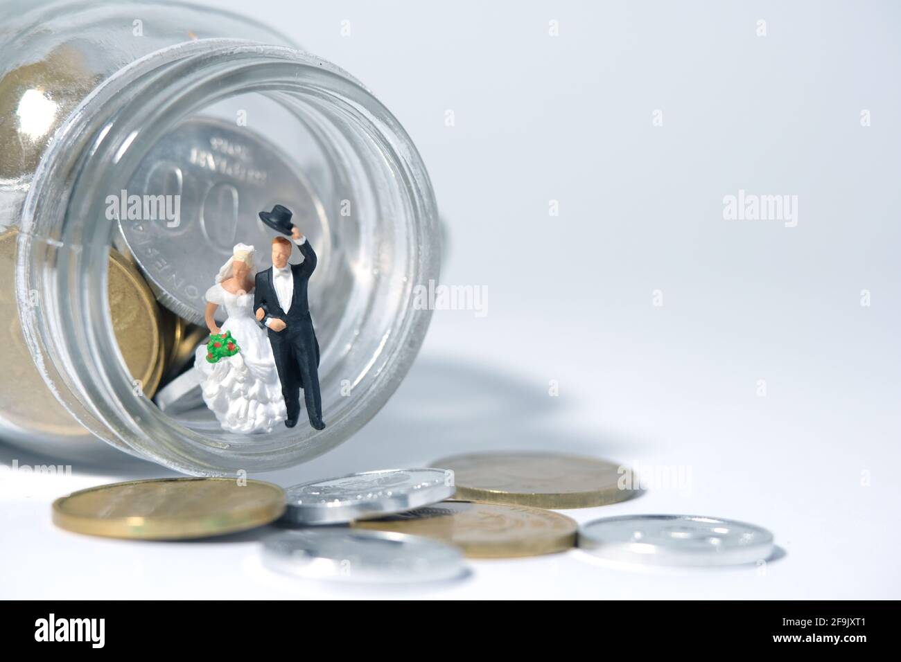 Wedding money bride hi-res stock photography and images - Alamy