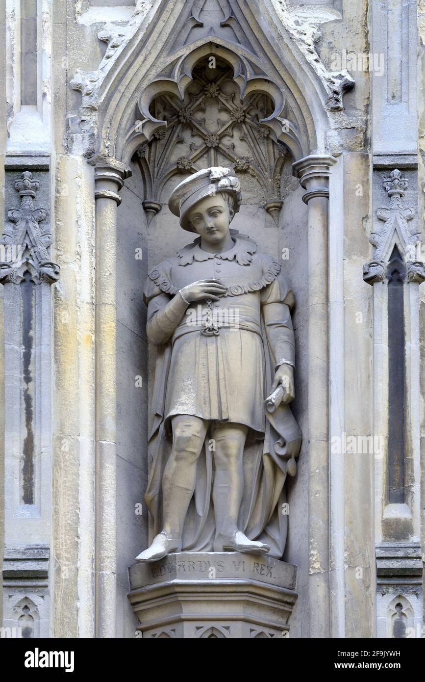 King edward viii statue hi-res stock photography and images - Alamy