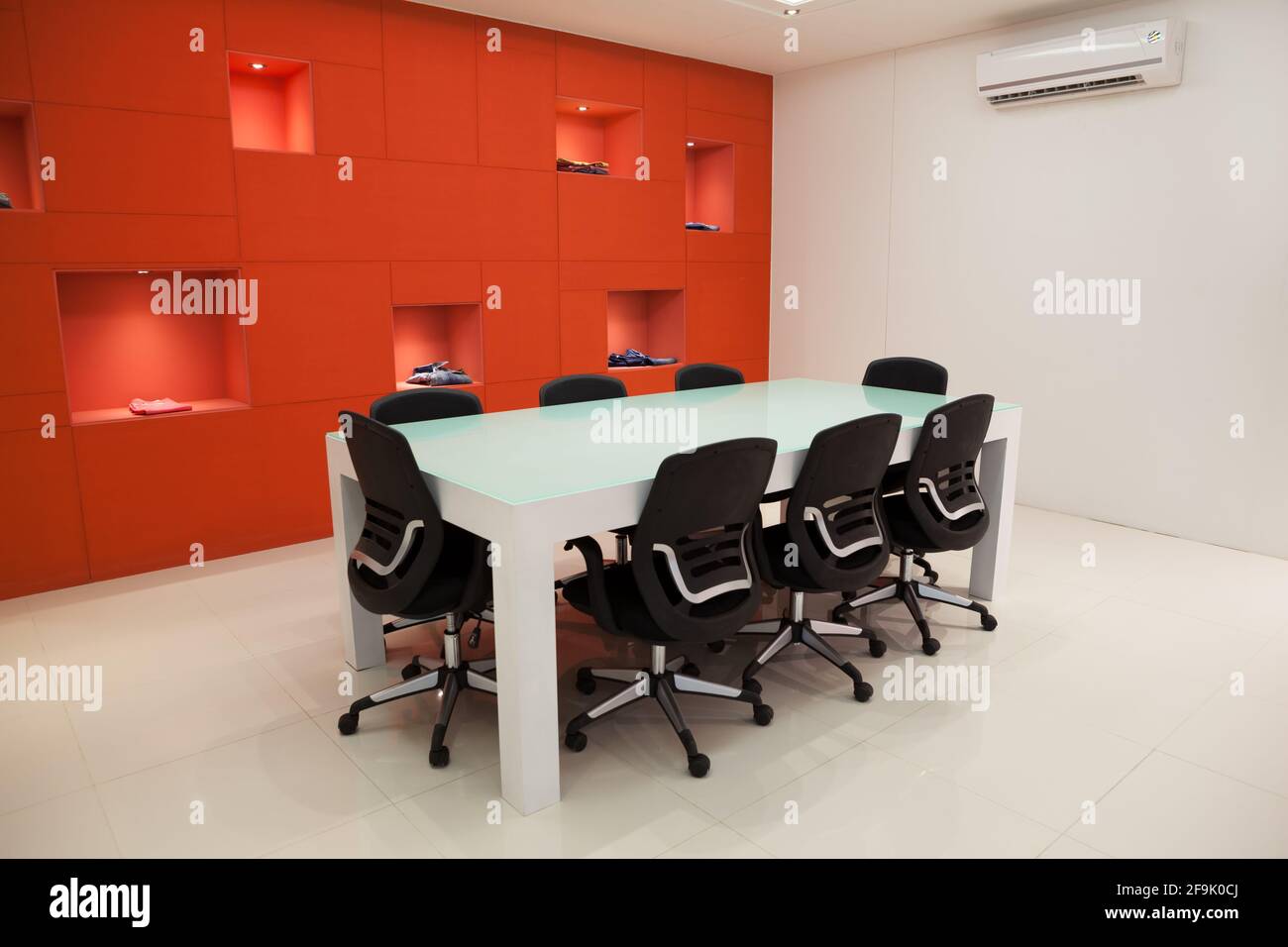 Movable chairs hi-res stock photography and images - Alamy
