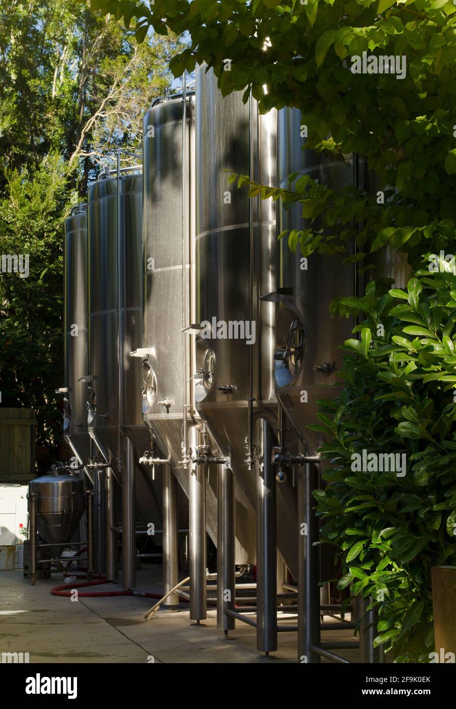 Craft beer distribution hi-res stock photography and images - Alamy