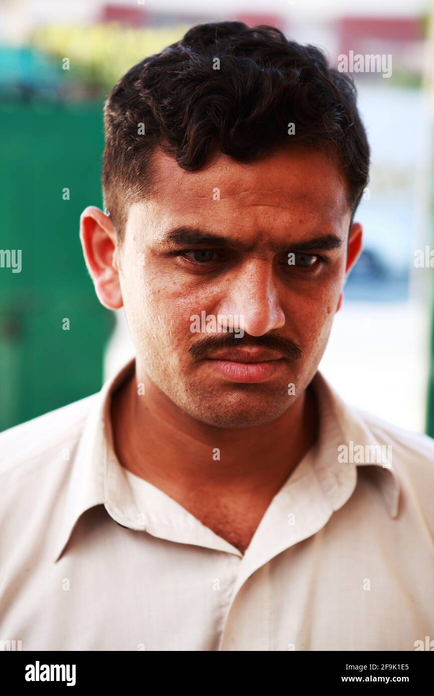 Pakistani Pathan man wearing traditional shalwar kameez Stock Photo - Alamy