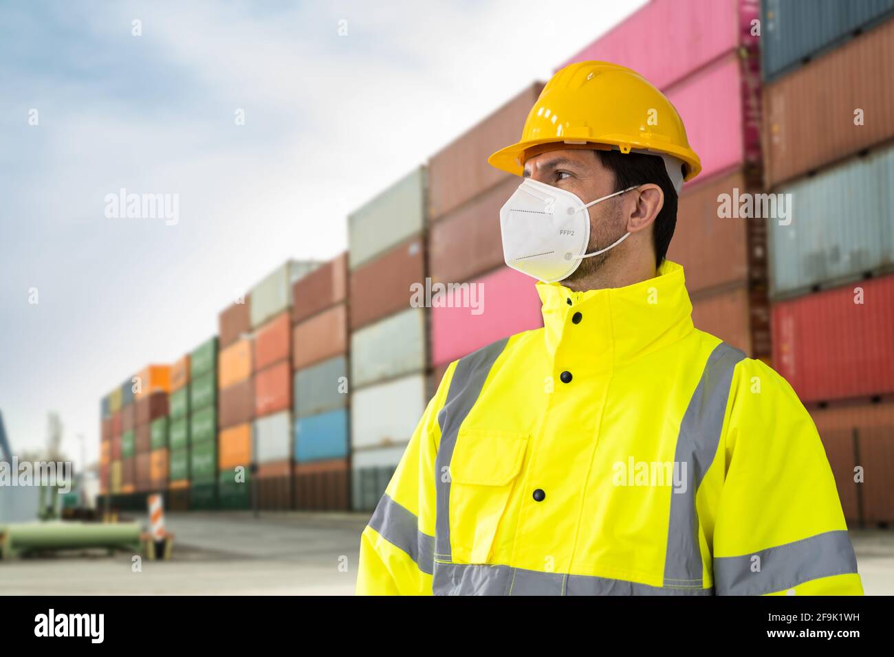 Warehouse Delivery Man Wearing Medical Covid Face Mask Stock Photo - Alamy
