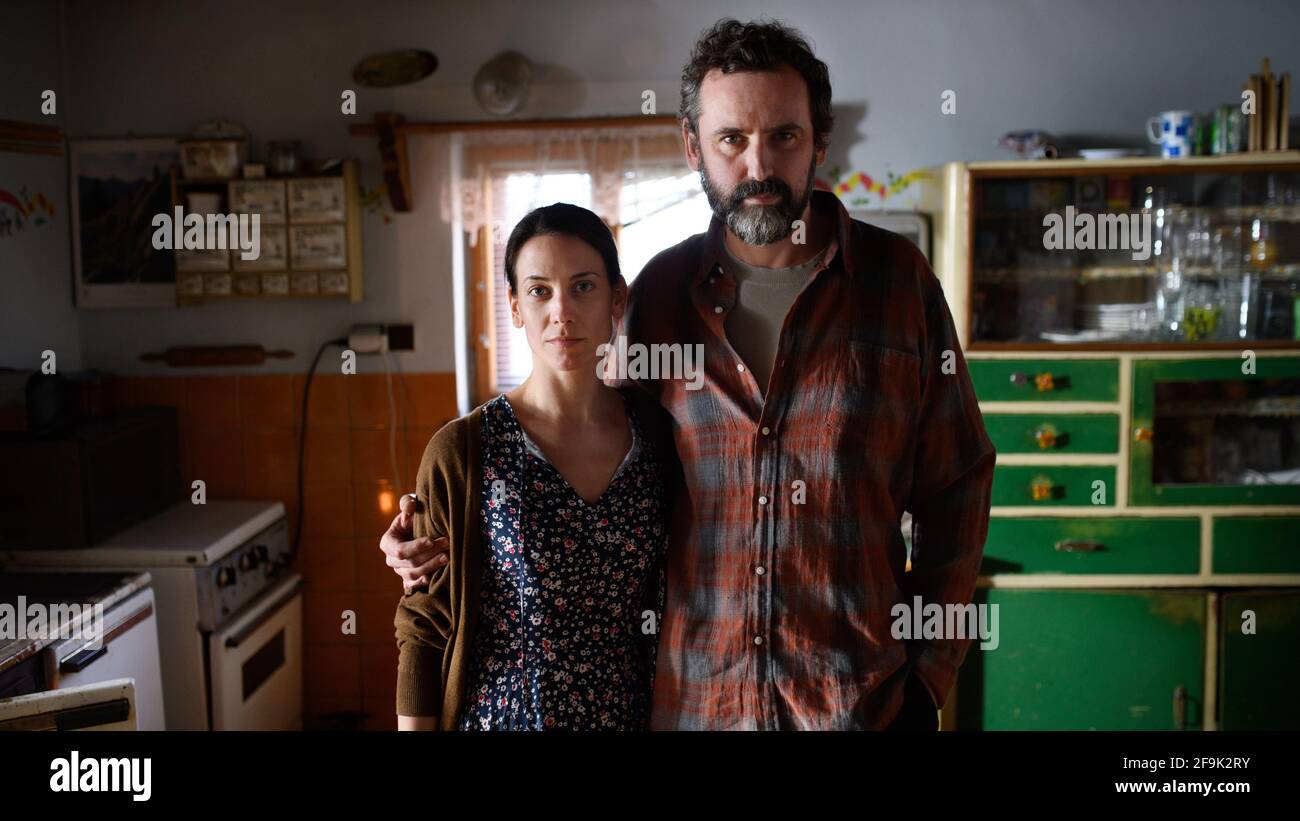 Portrait of sad poor mature couple indoors at home, poverty concept ...