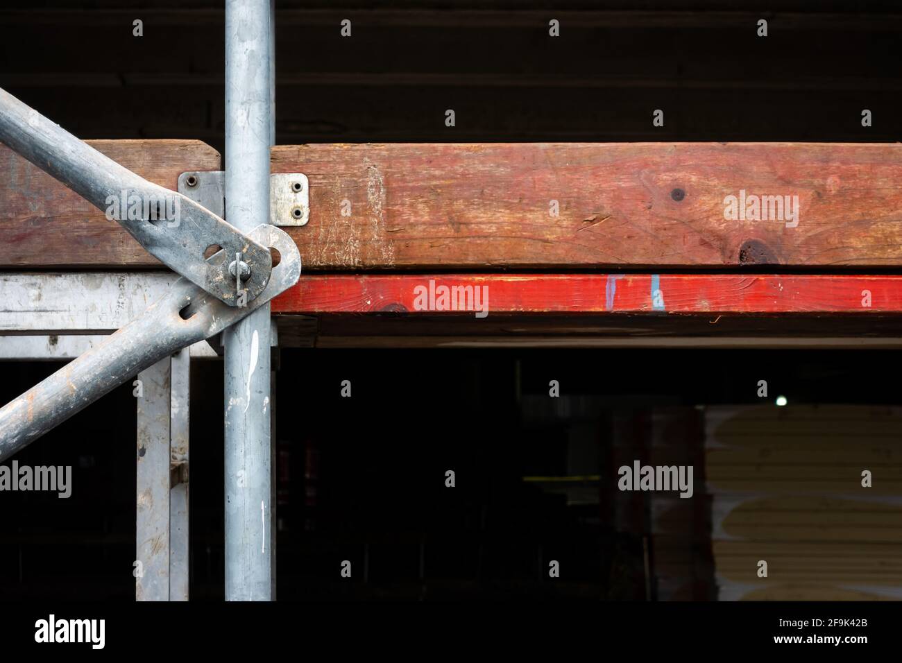 Construction building scaffolding scaffolder hi-res stock photography ...