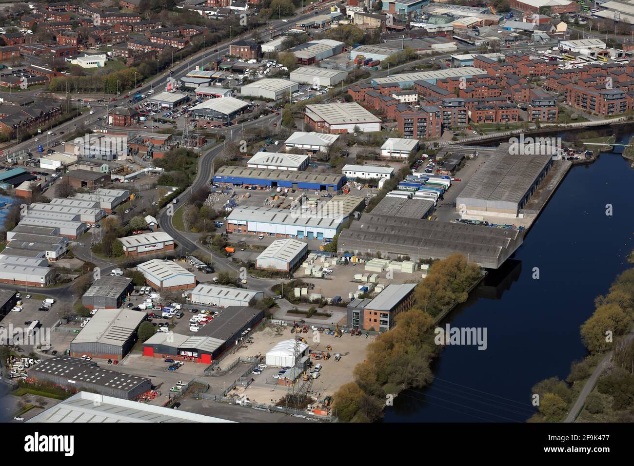 Leeds industrial units hi-res stock photography and images - Alamy