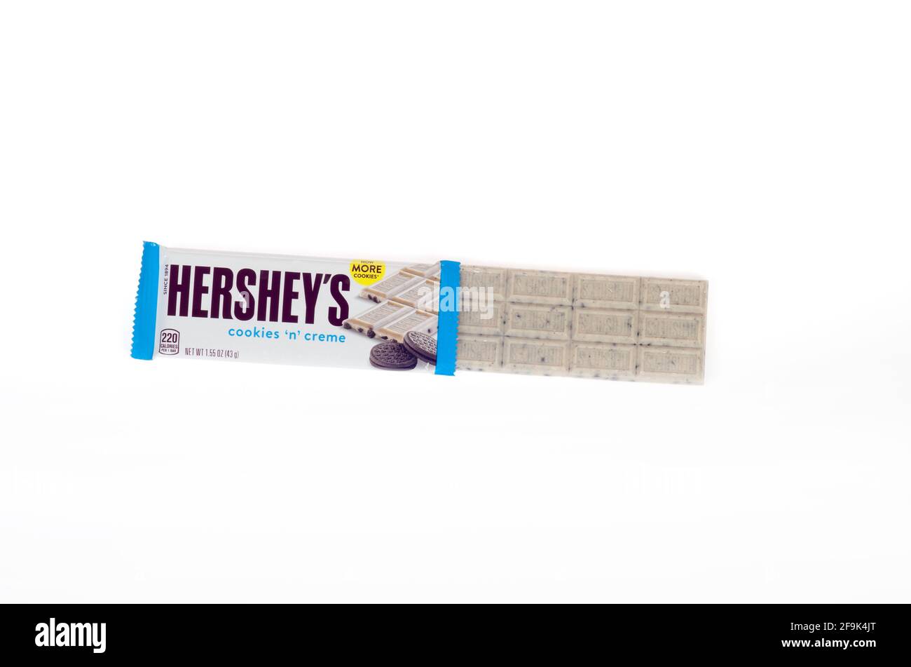 Hershey’s Cookies ’n Creme Candy bar Stock Photo - Alamy