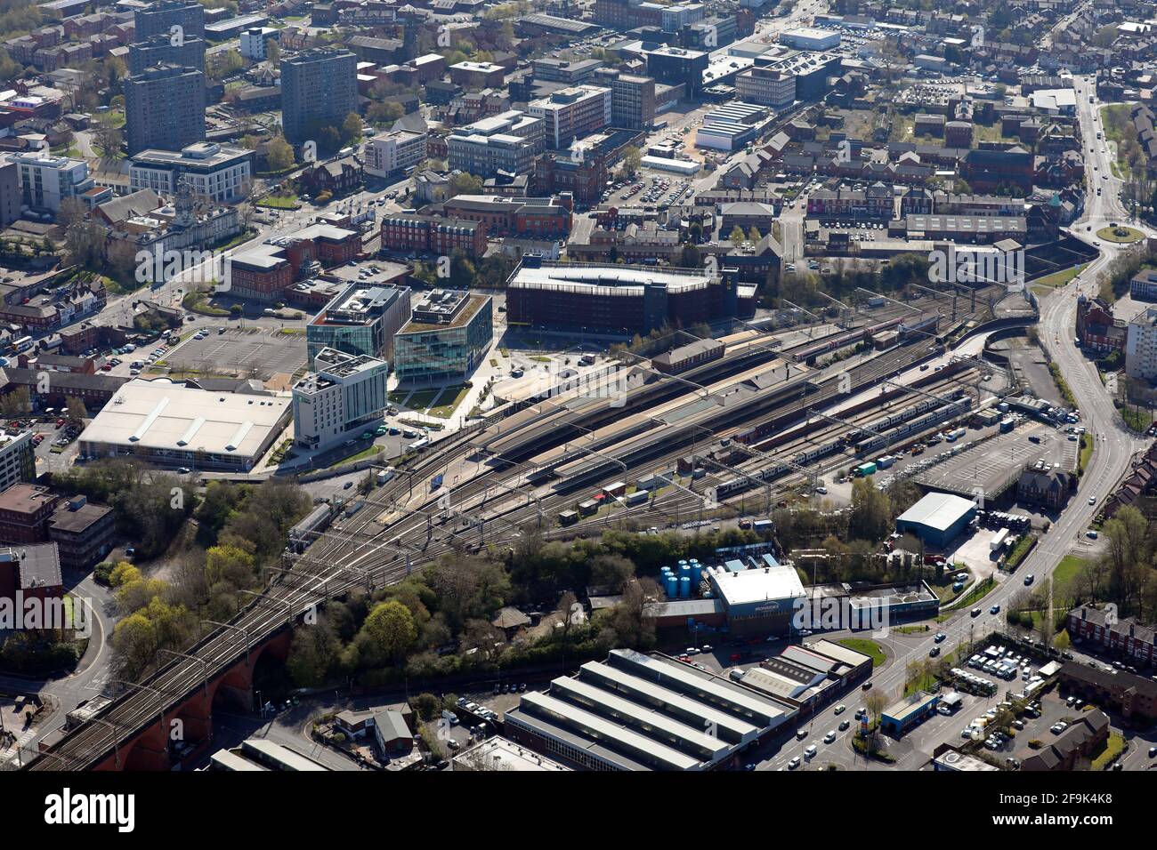 Stockport railway station hi-res stock photography and images - Alamy
