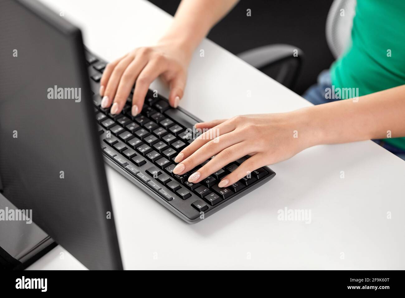 Woman study hand keyboard hi-res stock photography and images - Alamy