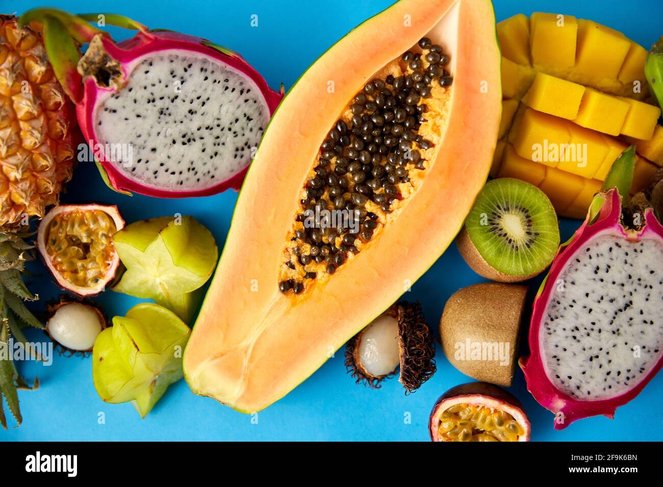 Papaya tropical fruits close hi-res stock photography and images - Alamy