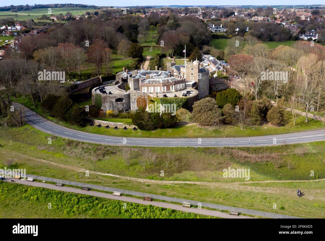 Walmer castle formal gardens hi-res stock photography and images - Alamy