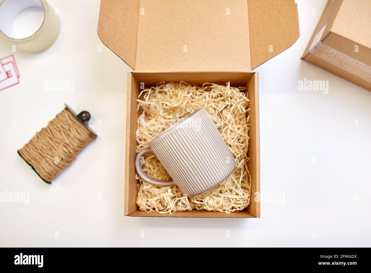 Parcel filler hi-res stock photography and images - Alamy