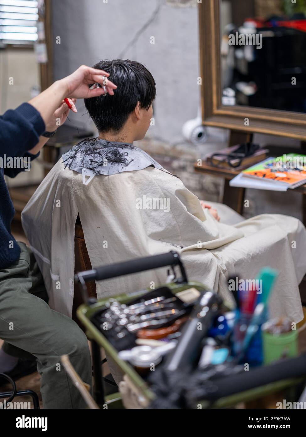 Asian barbershop hi-res stock photography and images - Alamy