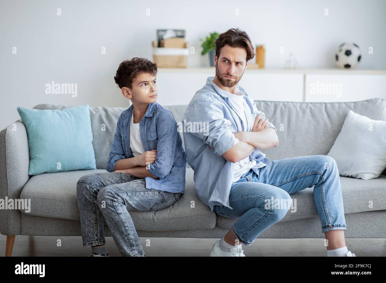 Father son argue hi-res stock photography and images - Alamy