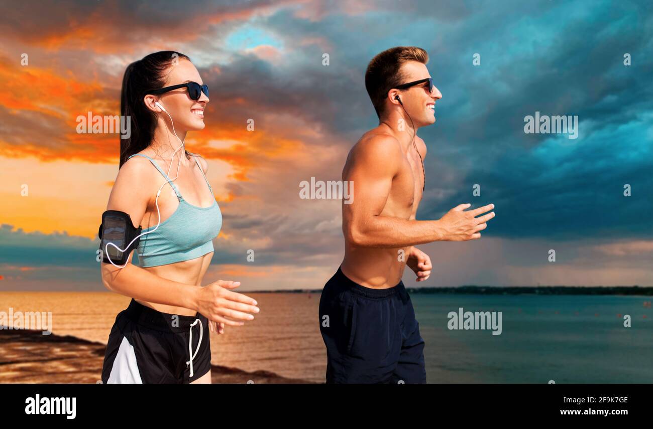 Bands running hi-res stock photography and images - Alamy
