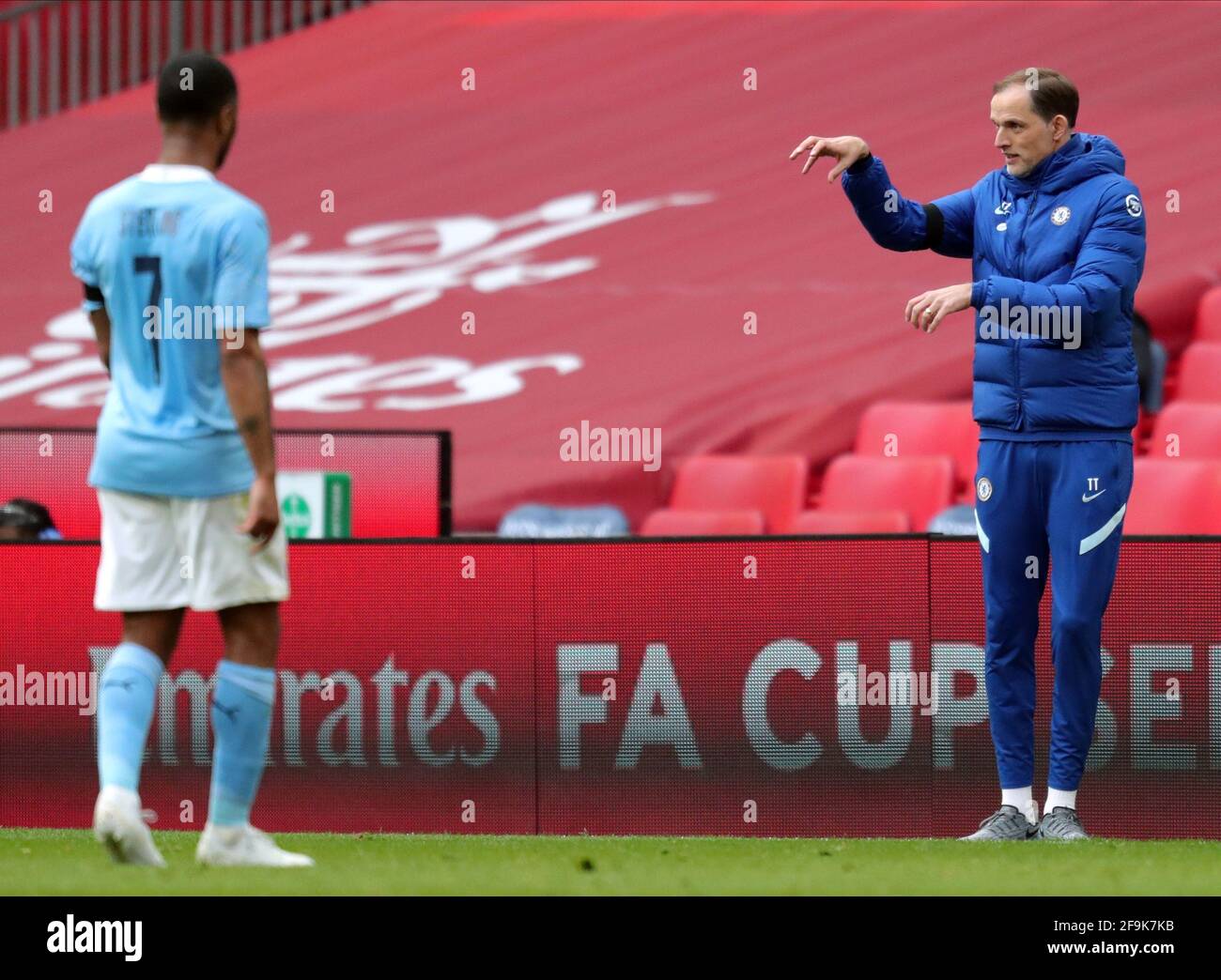 THOMAS TUCHEL SHOWS RAHEEM STERLING HIS DINOSAUR IMPRESSION, CHELSEA FC ...