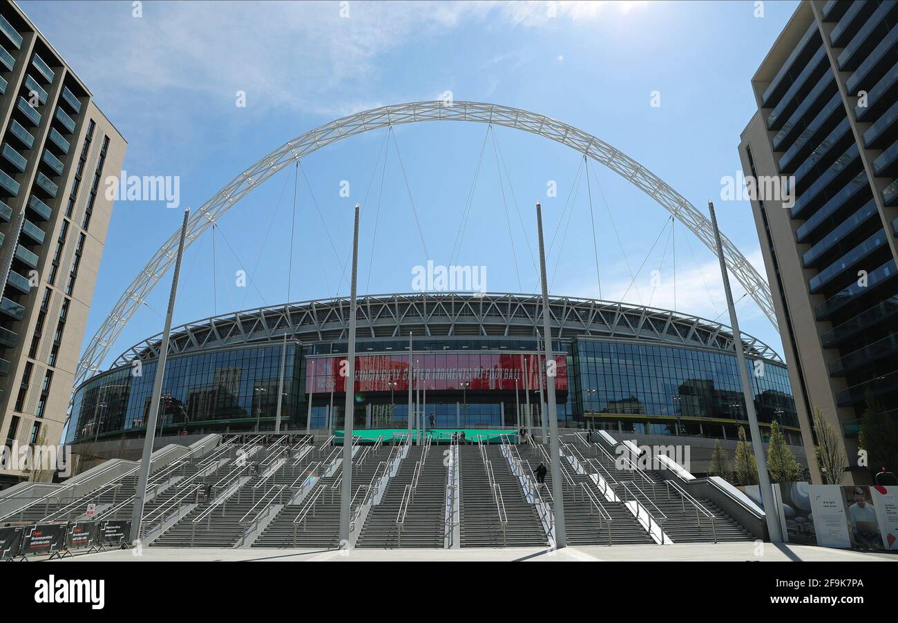 Wembley stadium arch hi-res stock photography and images - Alamy
