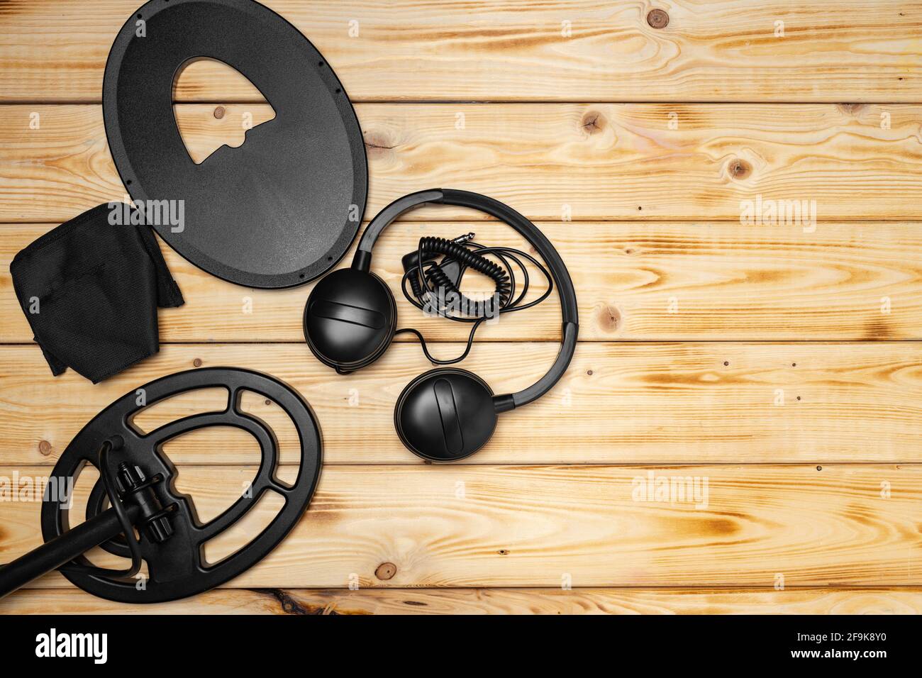 Metal detection detectors hi-res stock photography and images - Alamy