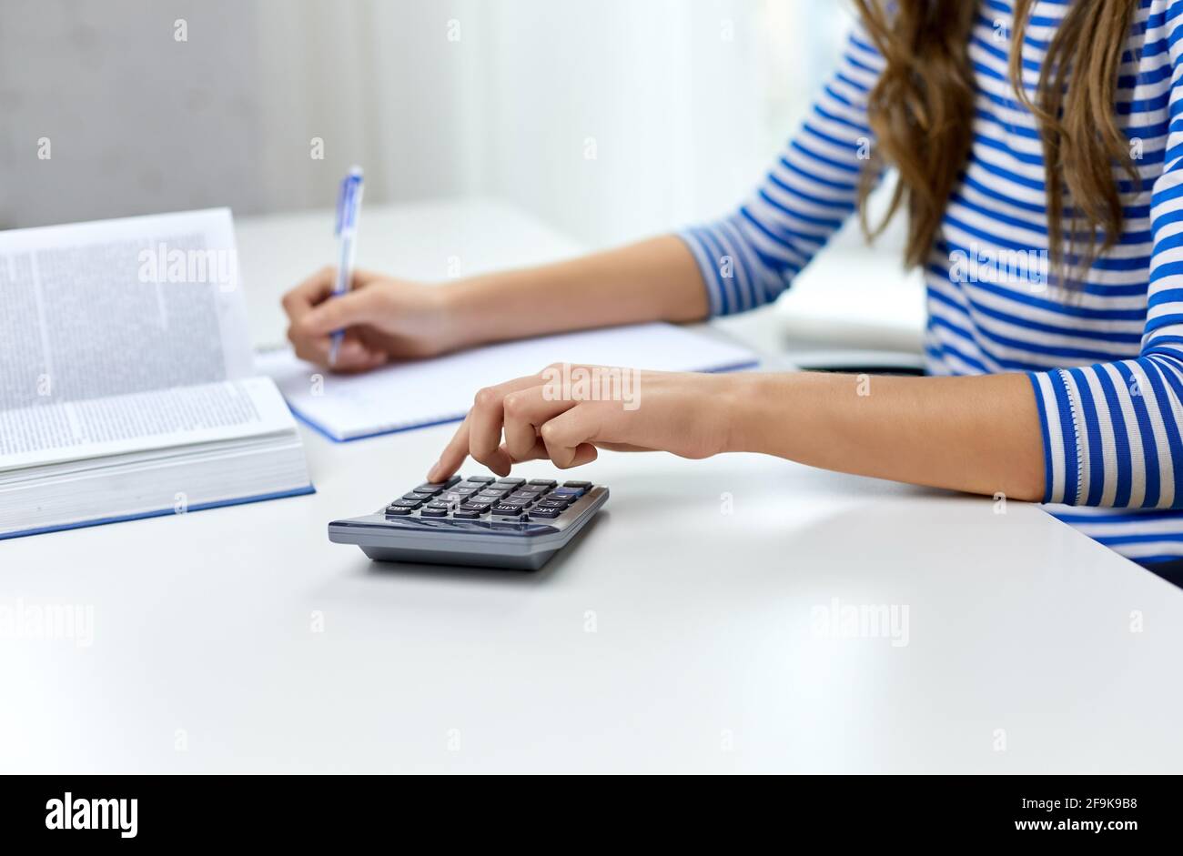 Girl counting math hi-res stock photography and images - Alamy